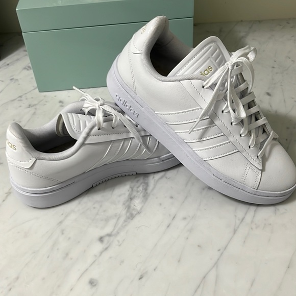 adidas | Shoes | Adidas All White Sneaker | Poshmark